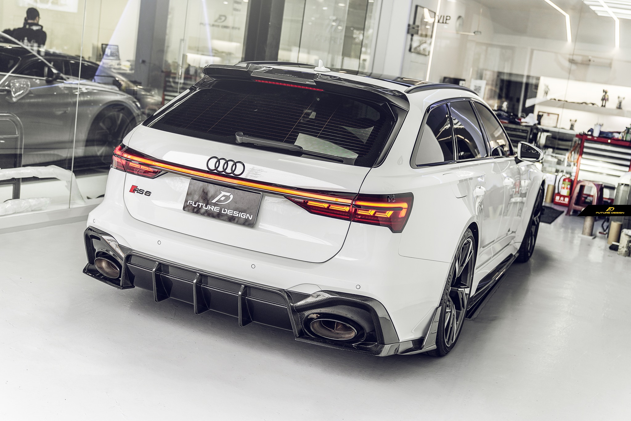 C8 RS6 Carbon FD Splitter - Future Design Malaysia