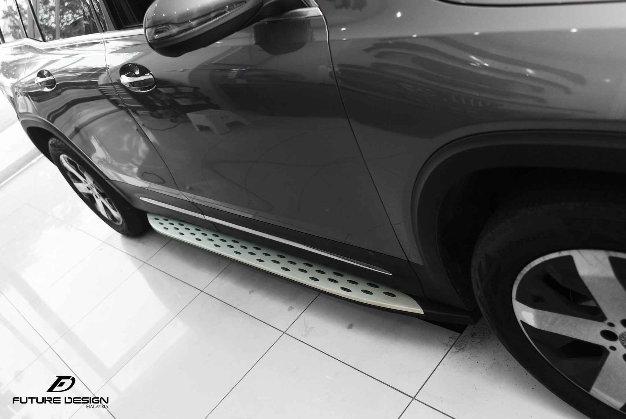 X247 Side Steps - Future Design Malaysia