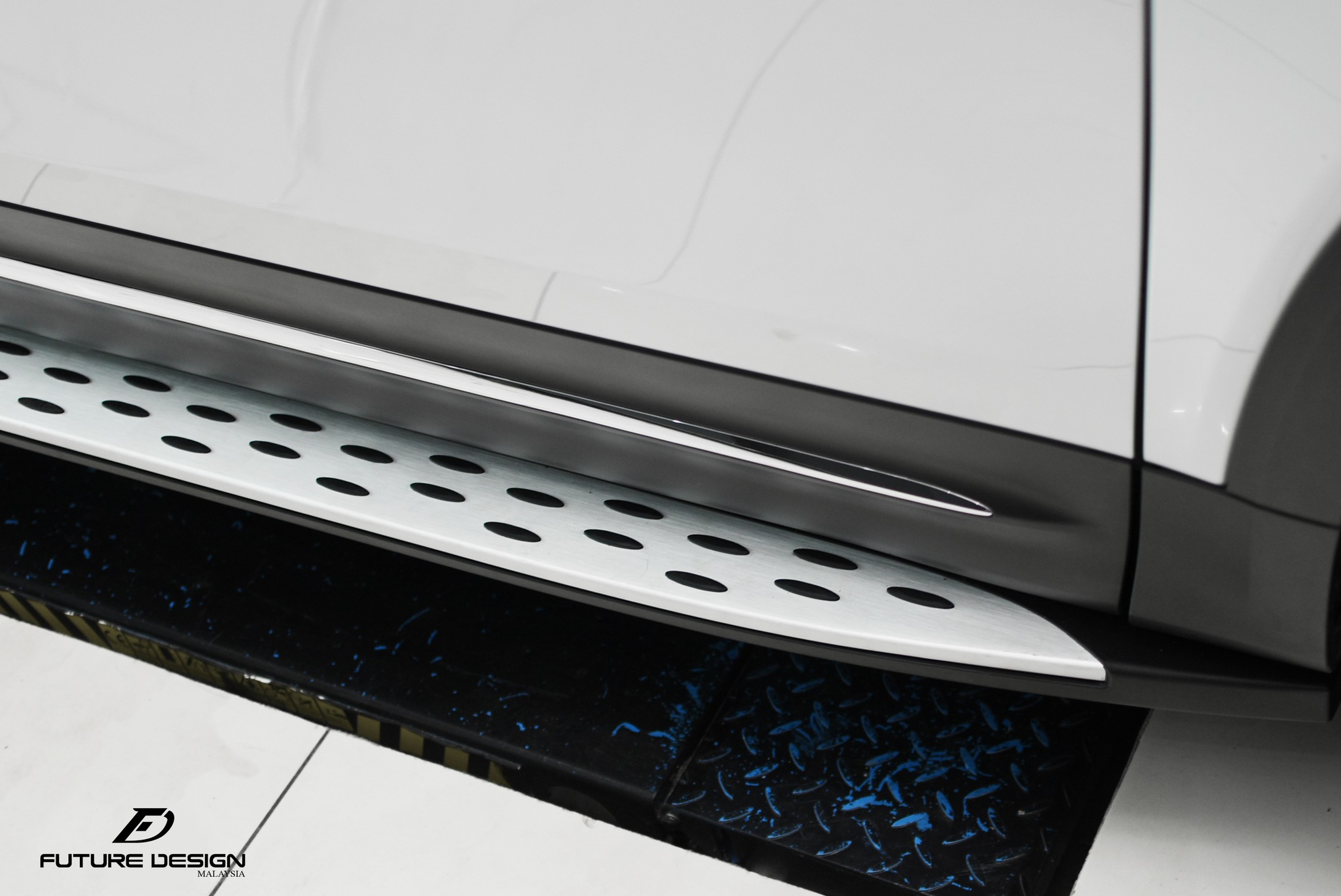 X247 Side Steps - Future Design Malaysia