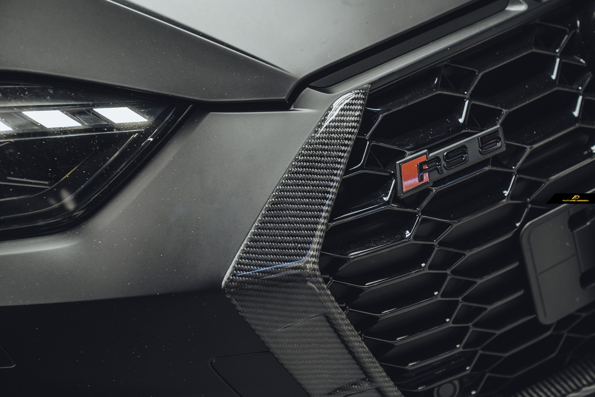 B9.5 RS5 Carbon FD Grille Trim - Future Design Malaysia